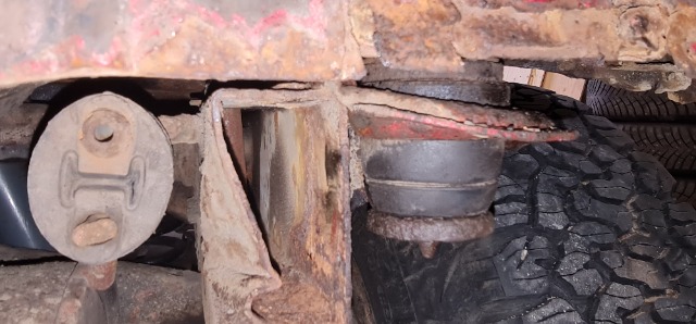 Rusty body mount - BigJimny Forum