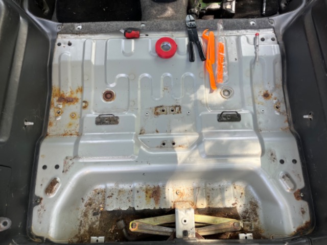 Gen 3 Boot Rust - BigJimny Forum