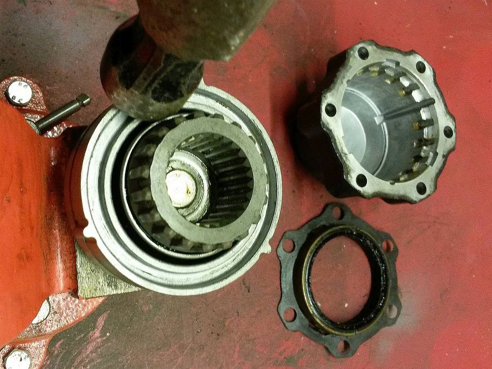 Manual or fixed front wheel hub heads - BigJimny Wiki